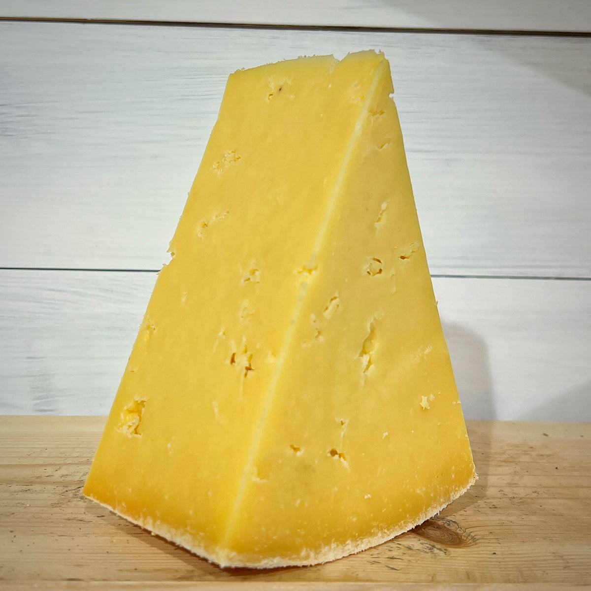 Isle of Mull Cheddar – Buy Artisan Scottish Cheese Online at Rennet & Rind